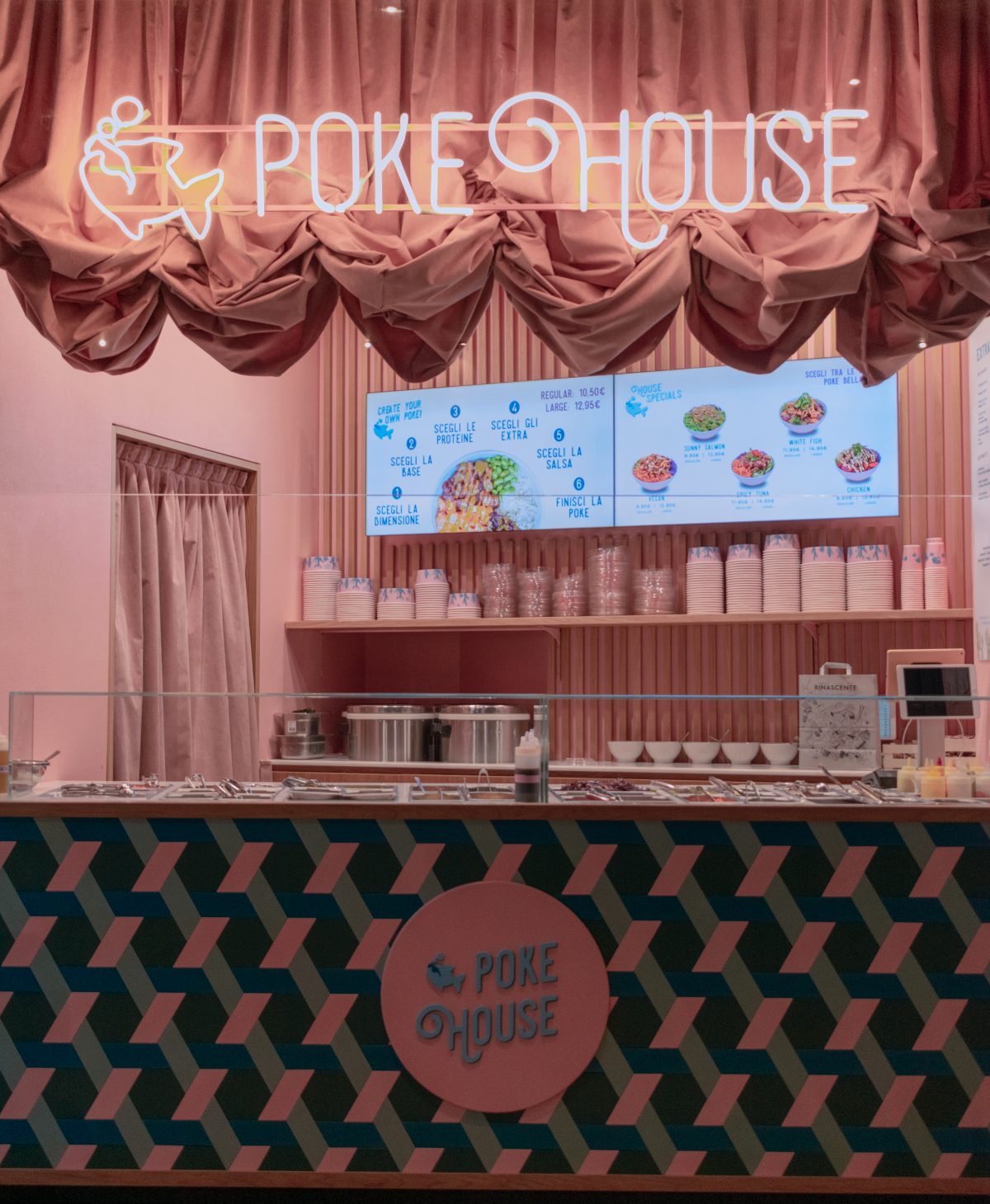 Monitor Signage LG per i clienti Poke House - Top Trade