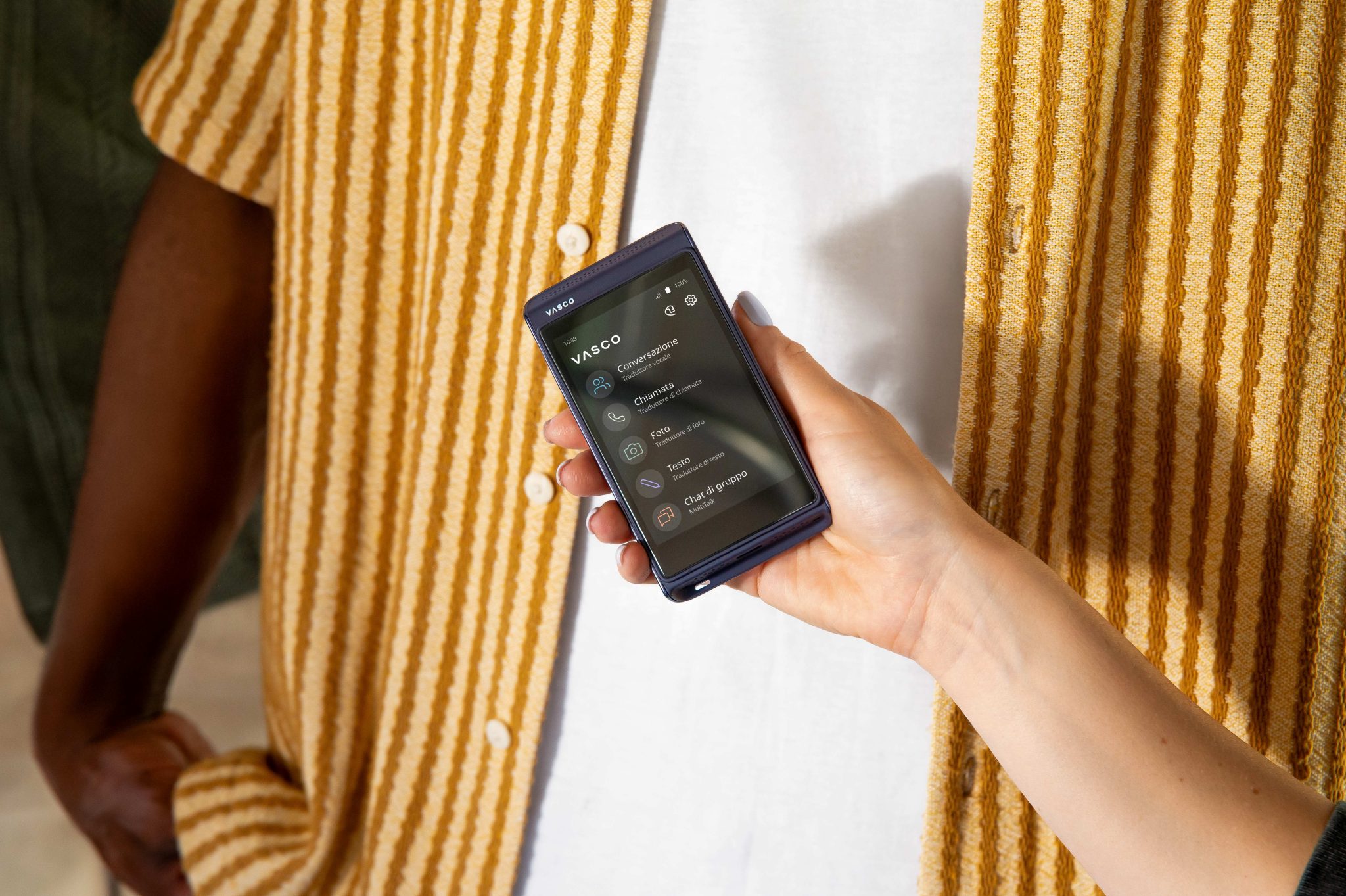 Translator Q1: il nuovo traduttore che parla con la tua voce - Top Trade